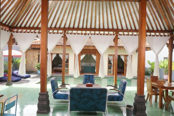 Villa Joglo Kawung - City Centre Paradise With Pool - 족자카르타