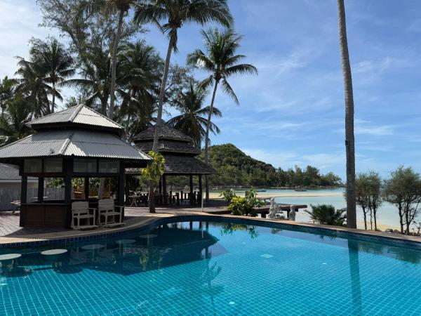 Cozy Frontbeach Studio, Pool Access & Ac - Ko Pha Ngan