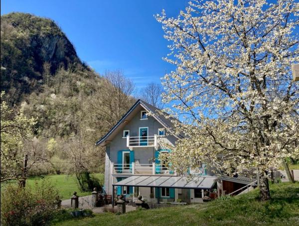 Les Deux Vélos Chambres D'hotes-table D'hotes - Ariège