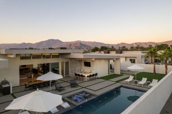 Neon @ Elemento49 - Pool Spa - Sleeps 16 - Indio, CA