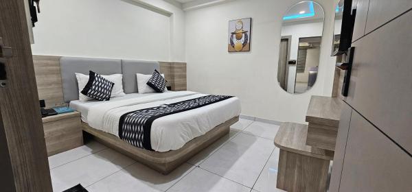 Hotel Hr Sky - Ahmedabad