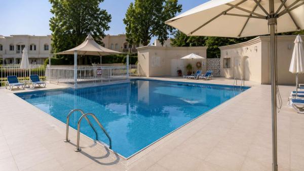 Free Housekeeping Visits During Your Stay - Stayshort - Vibrant Villa In Springs 11 Sleeps 6 With Balcony - Dubai