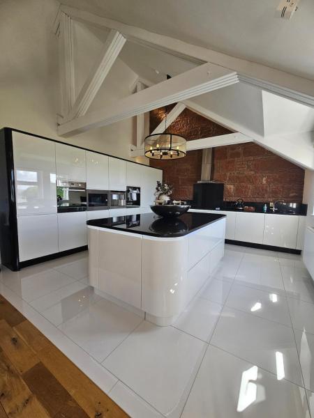 Luxury 3 Bedroom Apartment With Loch View - Aberfoyle