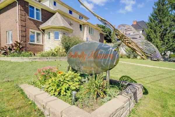 Butterfly Manor - Niagara Falls
