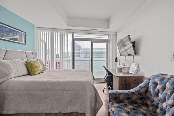 Studio In Downtown Toronto - Toronto