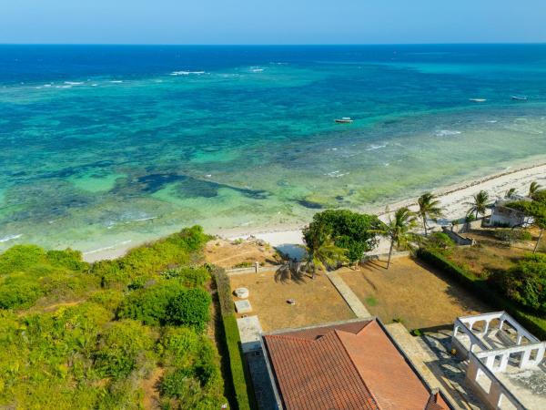Solana Pearl Beach Private Villa - Kenya