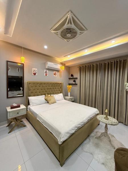 Cozy Self-con Studio In Bahria Town - Perfect For Short Stays - Lahore