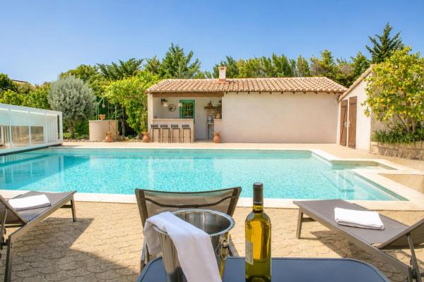 Maison 4 Chambres Avec Piscine à Fontvieille - Fontvieille