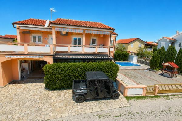 Apartments With Heated Pool Vir - By Ta Leut Agency - Pag