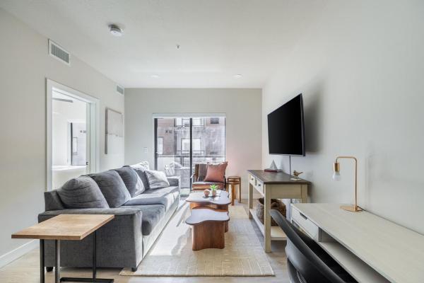 Landing Beautiful 1bd Gym Courtyard - Salt Lake City