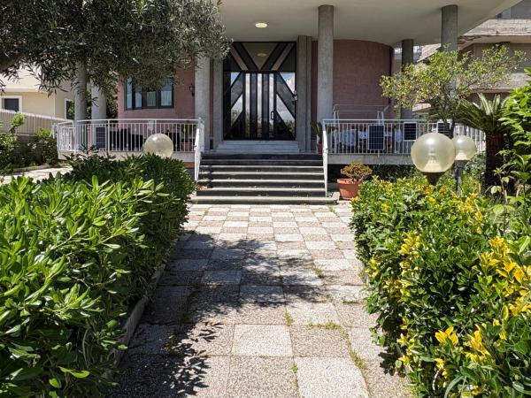 Relais La Casa Di Tommy - Villa Rossetta - Frattamaggiore