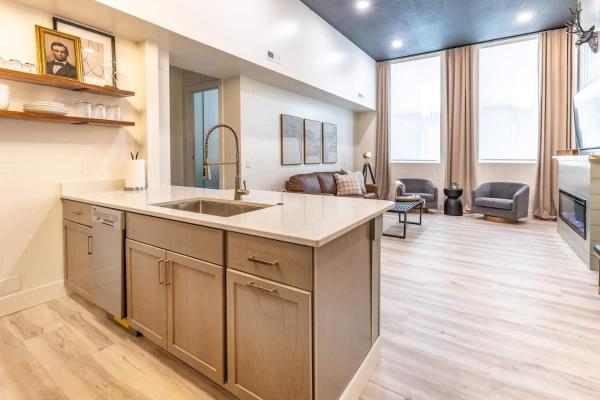 Boutique 1br Condo - Walk To Memorial Stadium - Historic Hayward Place - Lincoln, NE
