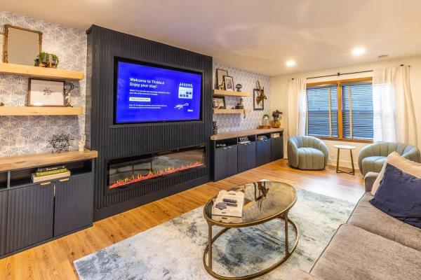 Family Retreat With Hot Tub, Game Room & Prime Location - Lincoln, NE
