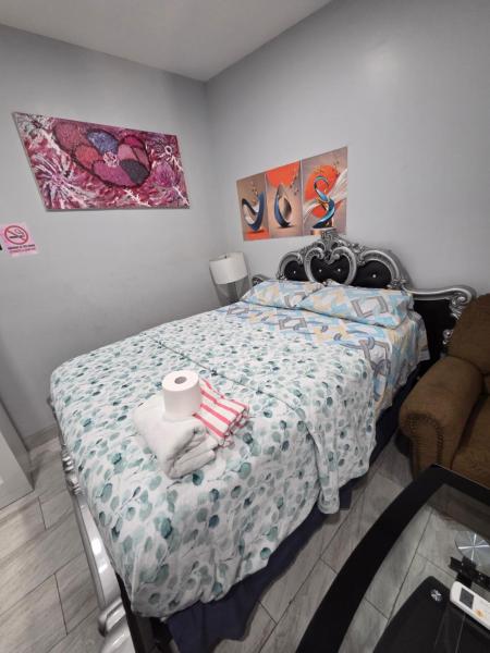 Queen Royal Detached Studio - Bayonne, NJ