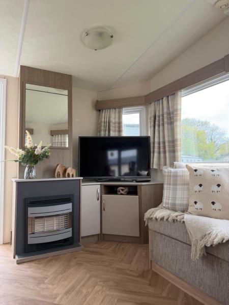 The Dorothy Dreamer Caravan Hire - Rhyl Beach