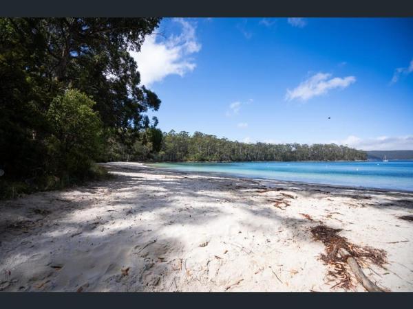 Stewarts Bay Retreat - Eaglehawk Neck