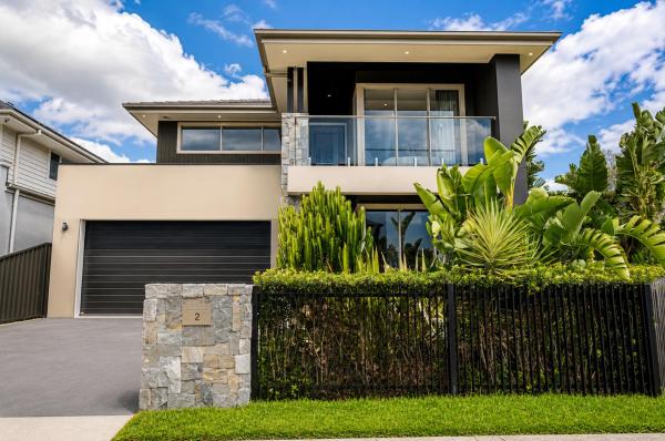 Luxury 4br Retreat With Pool & Private Spa Bath - Sydney