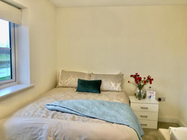 Deluxe Double Bedroom In Wokingham - Maidenhead