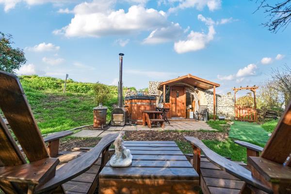 Luxury Pod-sleeps 2-hot Tub-pets-garden - Kent
