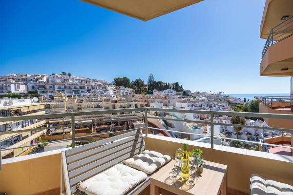 Apartamento Vacacional Con Vistas Al Mar Y La Montaña Cerca De Burriana Playa En Nerja - Nerja