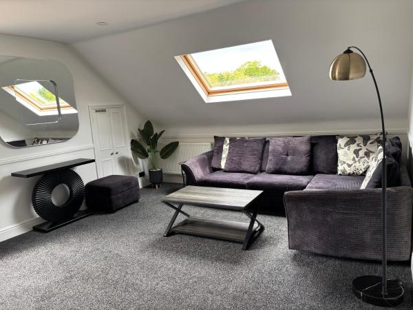 Pristine 2 Bedroom Apartment With Off Street Parking - Norwich