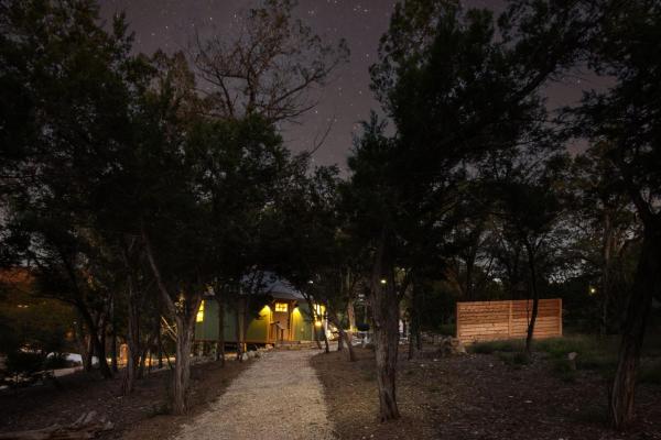 Voyager Yurt Cabin In Hill Country Luxury W Hot Tub - Canyon Lake, TX