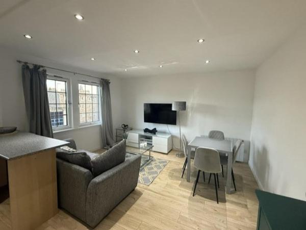 Vibrant City Centre 2 Bedroom Flat - George Street -Free Parking Available - Aberdeen