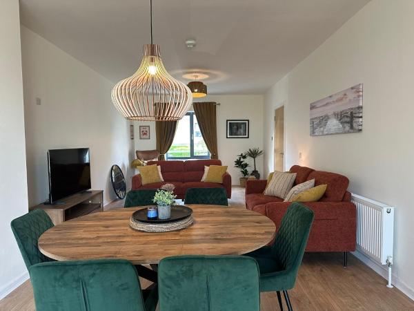 House Sleeps 6 With Parking - County Cork