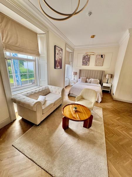 Flora In Apartnest Auchterarder - Auchterarder
