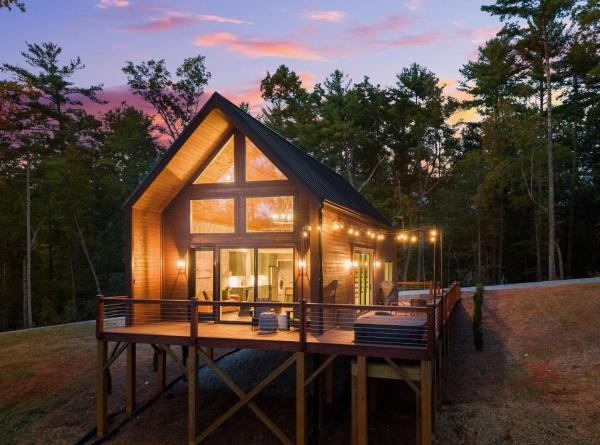 Chestatee Cabin At Pine Valley - Cleveland, GA