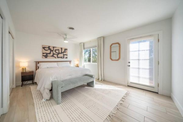 Modern Woods Retreat - Redding, CA