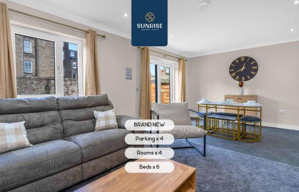 Lochee 2 - Stunning 4 Bed House With 6 Beds And 3 Bathrooms, Tvs In Each Room, Free Parking, Fully Equipped, Local Amenities, Easy Ring Road Access By Sunrise Short Lets Dundee - Dundee