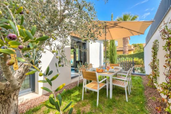 Apt 2 Bedroom - Terrace Near Saint-tropez - Happy Rentals - Sainte-Maxime