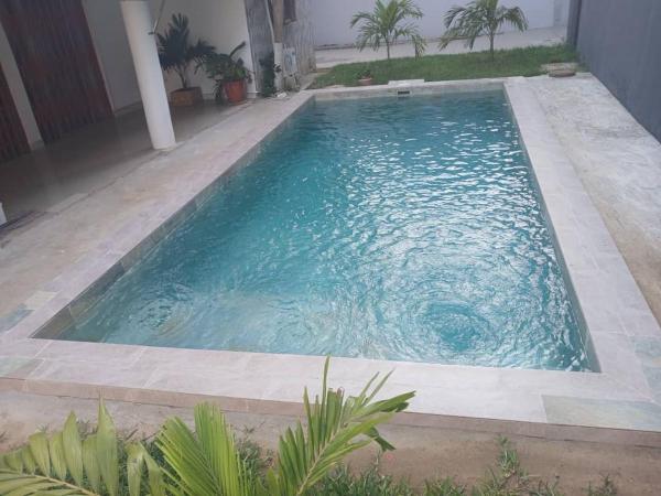 Villa Piscine Chu Angré - Abidjan