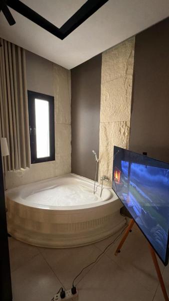 استوديو بجاكوزي مميز - Dammam