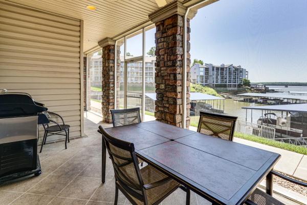 Condo With Lakefront Patio And Community Perks! - United States