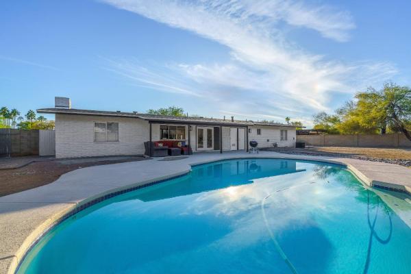 Scottsdale Oasis Family Retreat With Pool - Phoenix, AZ