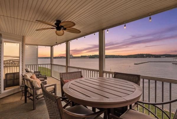 Regatta Bay - Seasonal Pool - Lakeview - United States