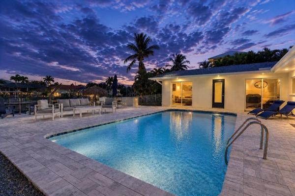 5609 Del Rio Ct - Cape Coral, FL