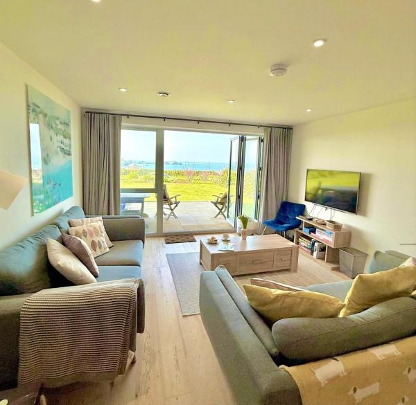 24 One Lusty Glaze - Newquay