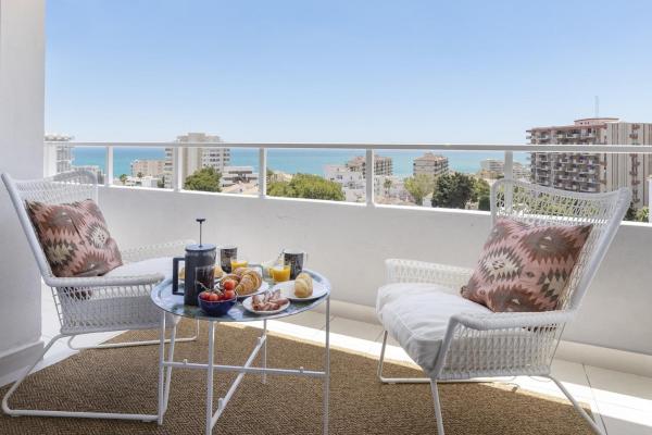 Central Apartment With Seaview Terrace And Pool - Benalmádena