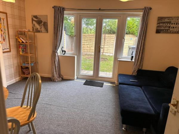 Runcorn Cozy 3-bed Entire House - Warrington