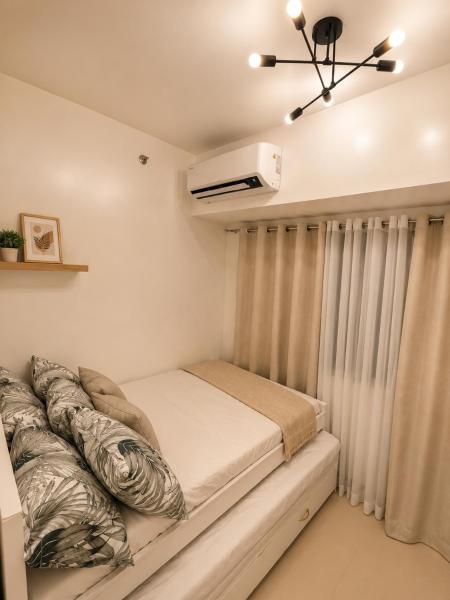 Posh 1br @ Sm Southmall W/ 100mbps And Netflix - Las Piñas