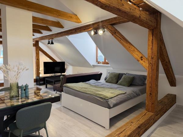 Stay In Bojnice - Charming Wooden Apartment For 4 - Nitrianske Rudno