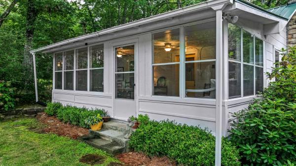Incredible Secluded Cottage In Cloudland, Georgia - Summerville, GA