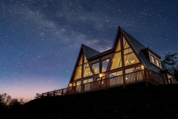 Lakeside Bliss – Spacious 4br A-frame Retreat In Sevierville, Tn - Dandridge, TN