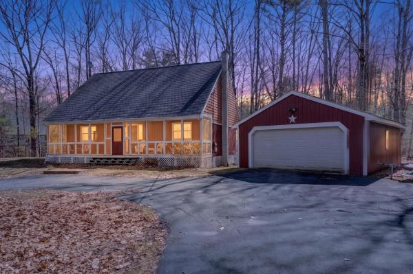 Charming Home Near Lake Winnipesaukee Beach Access Home - Moultonborough, NH