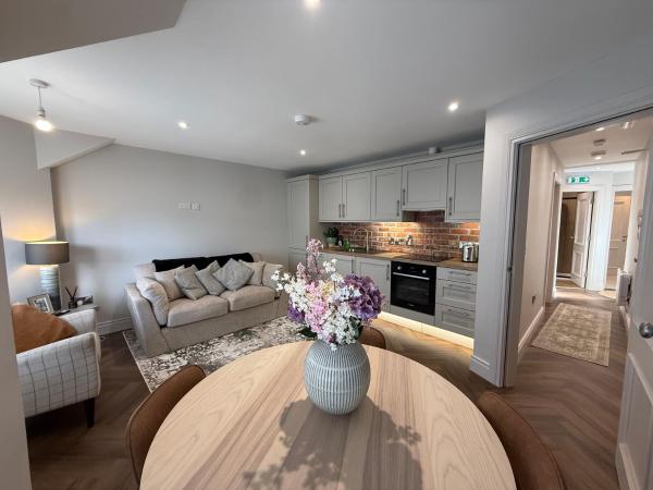 Stylish 3br Penthouse - Sleeps 6 - Coastal Retreat - Portrush