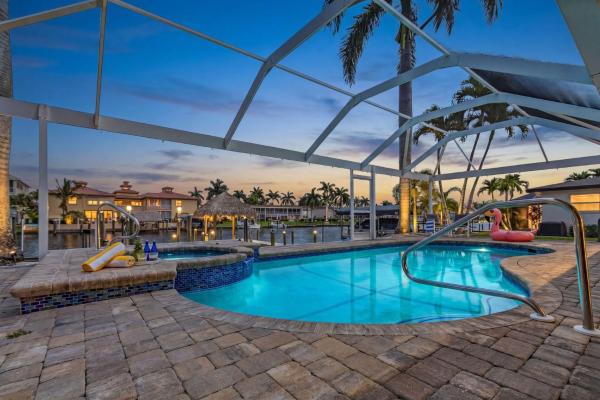 Heated Pool, Spa, Tiki Hut & Gulf Access Fun Await - Orchid House - Roelens - Fort Myers, FL