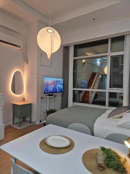 Serena's Cozy Loft Apartment - 명동